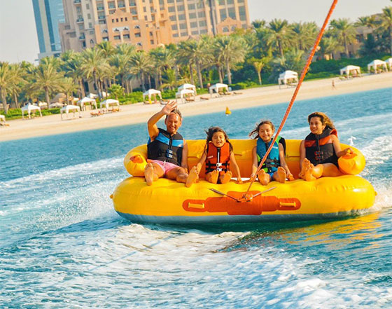 Inflatable towable donut 4 person – Al Bahr Al Azraq