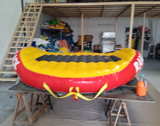 Inflatable sliding donut 4 person’s – Al Bahr Al Azraq