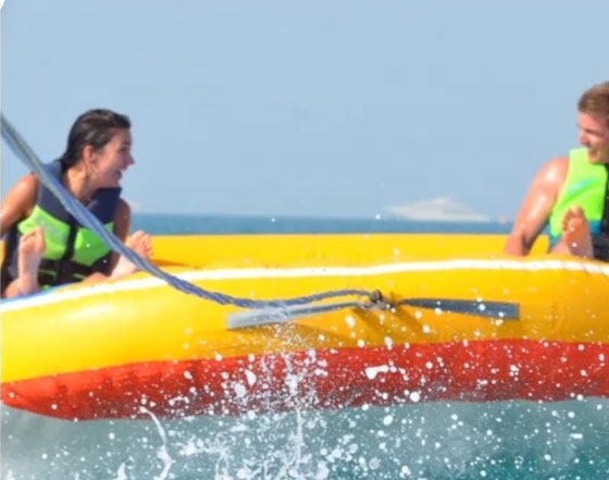 Inflatable towable donut 4 person – Al Bahr Al Azraq