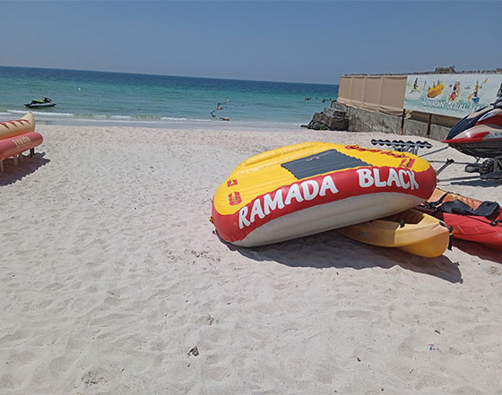 Inflatable sliding donut 4 person’s – Al Bahr Al Azraq